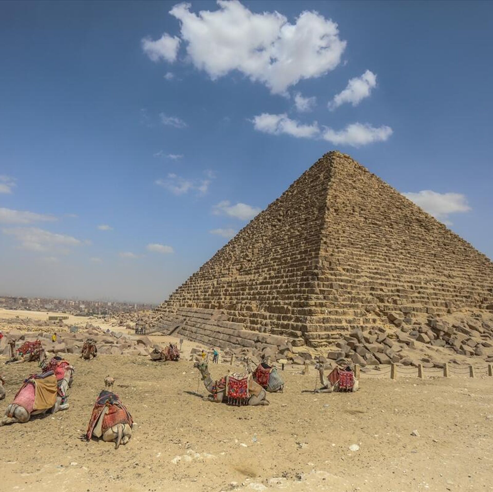 Mısır'daki Keops Piramidi'nin içinde yeni bir gizli geçit keşfedildi ...