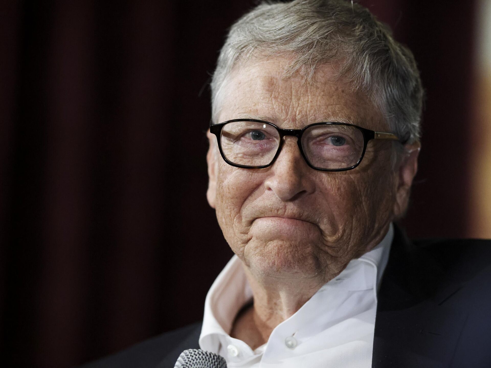 Gates'den zenginlere tavsiye: Parayı Mars için değil, aşı için harcayın ...